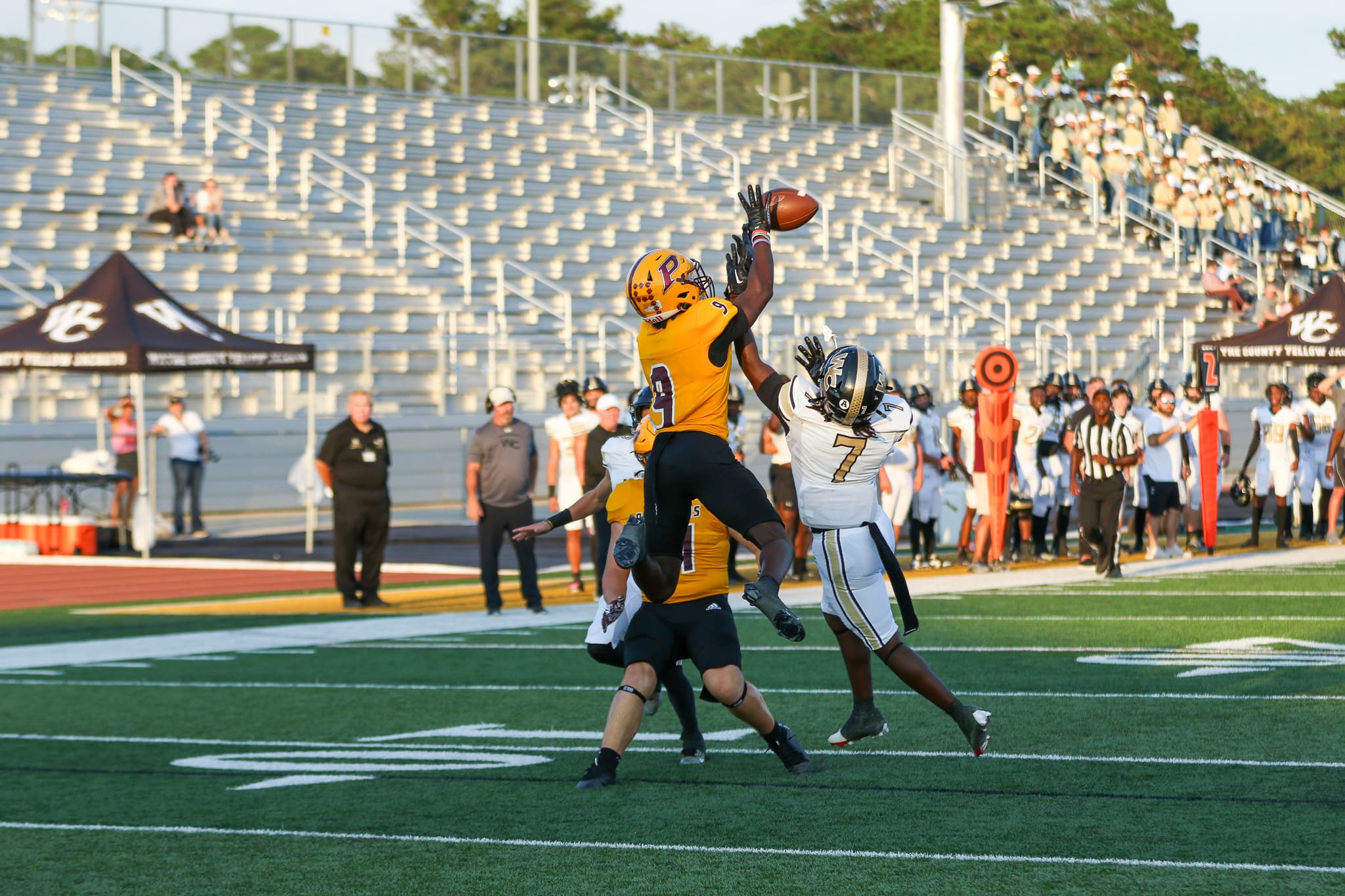 Perry football runs amok in Yellow Jackets’ visit to the Panther Pit ...
