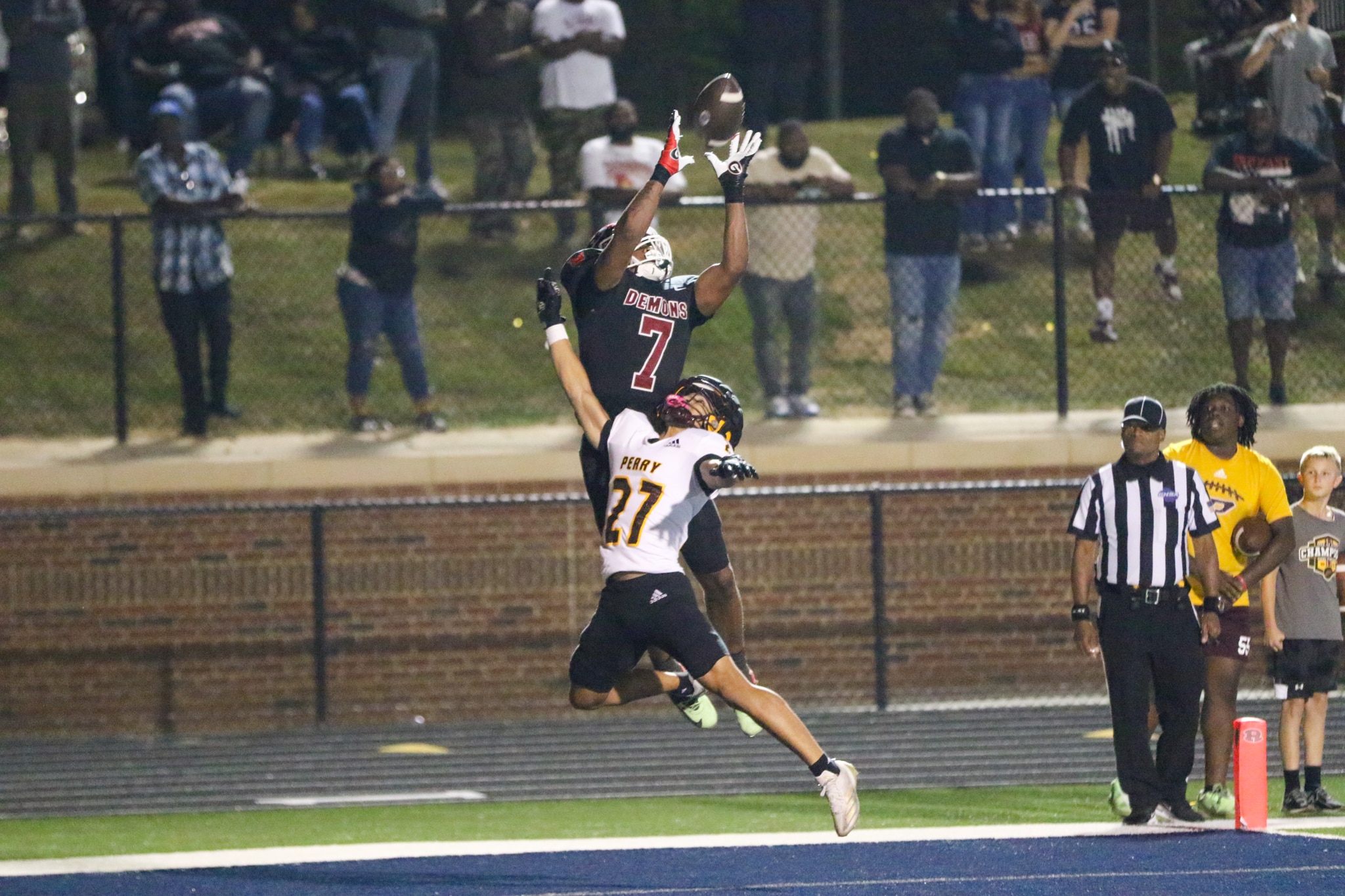 Friday Night Football Roundup — Week 12 – Houston Home Journal