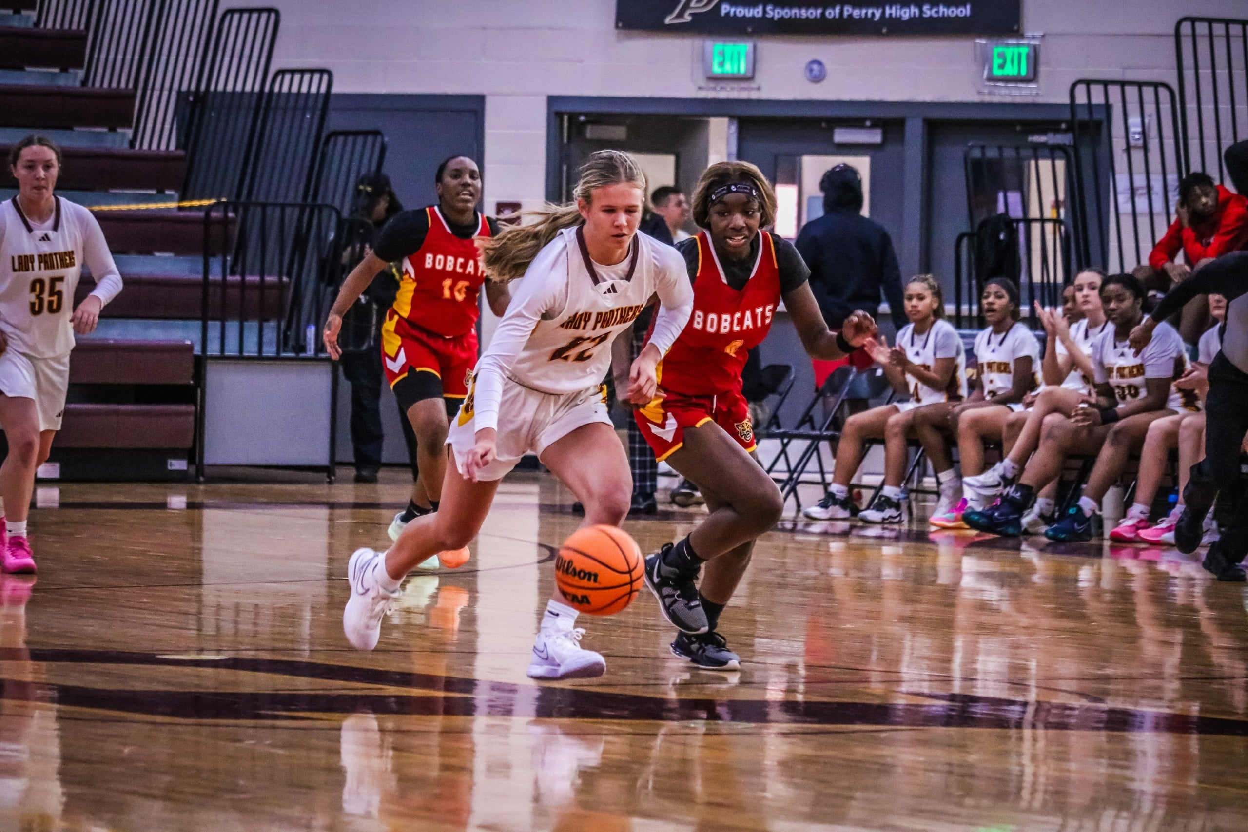 PHOTOS: Perry basketball sweeps Dooly County at home – Houston Home Journal