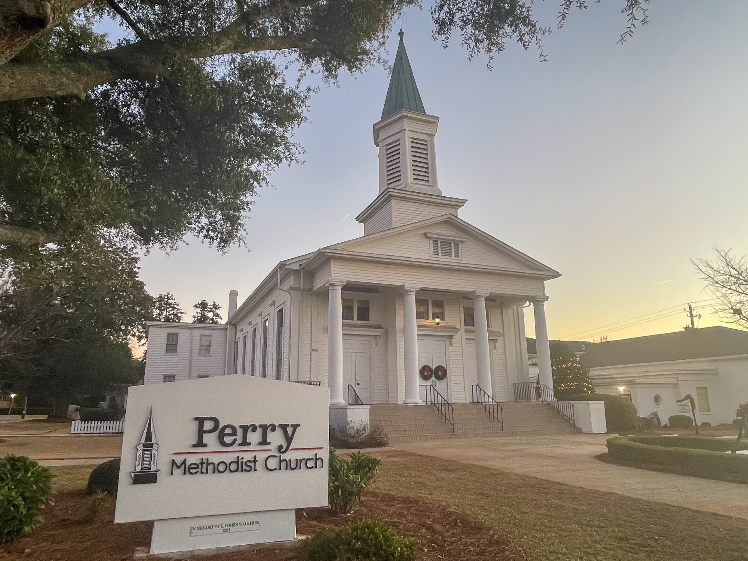 'Dawn defeats darkness:' Perry Methodist Church hosts ‘Blue Christmas ...