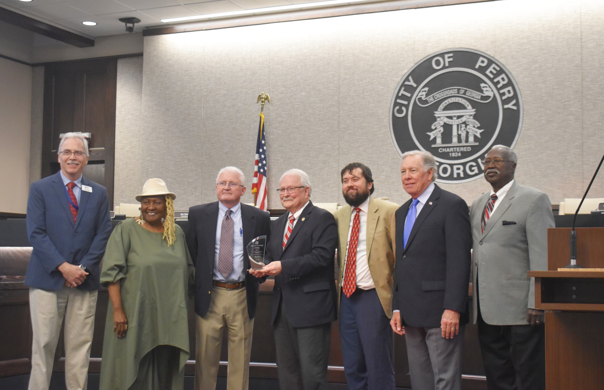 Perry city council receives Golden Nail award, approve lease for Perry ...