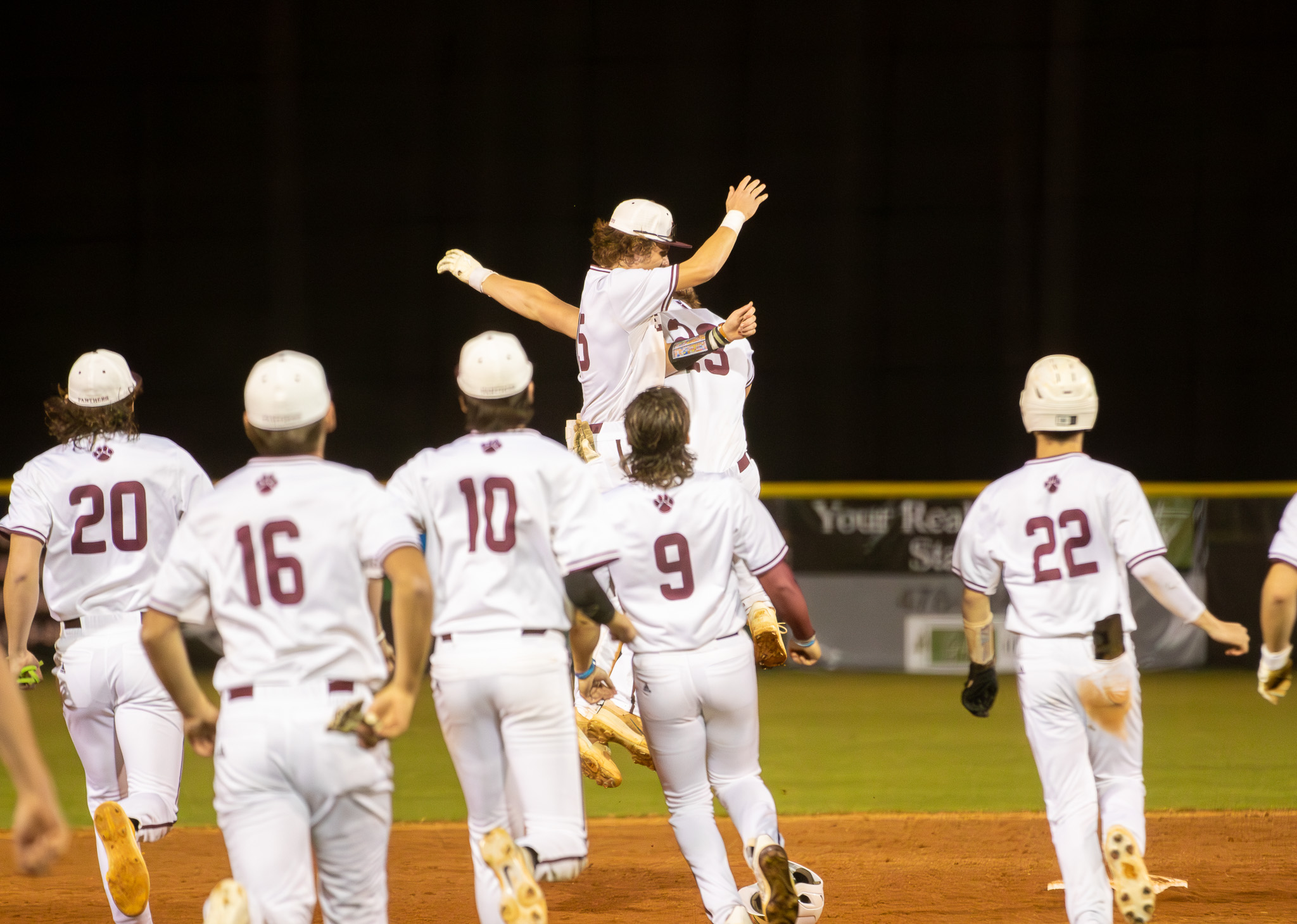 Jackson Thompson walks off Veterans in Perry’s first game in The Pit ...