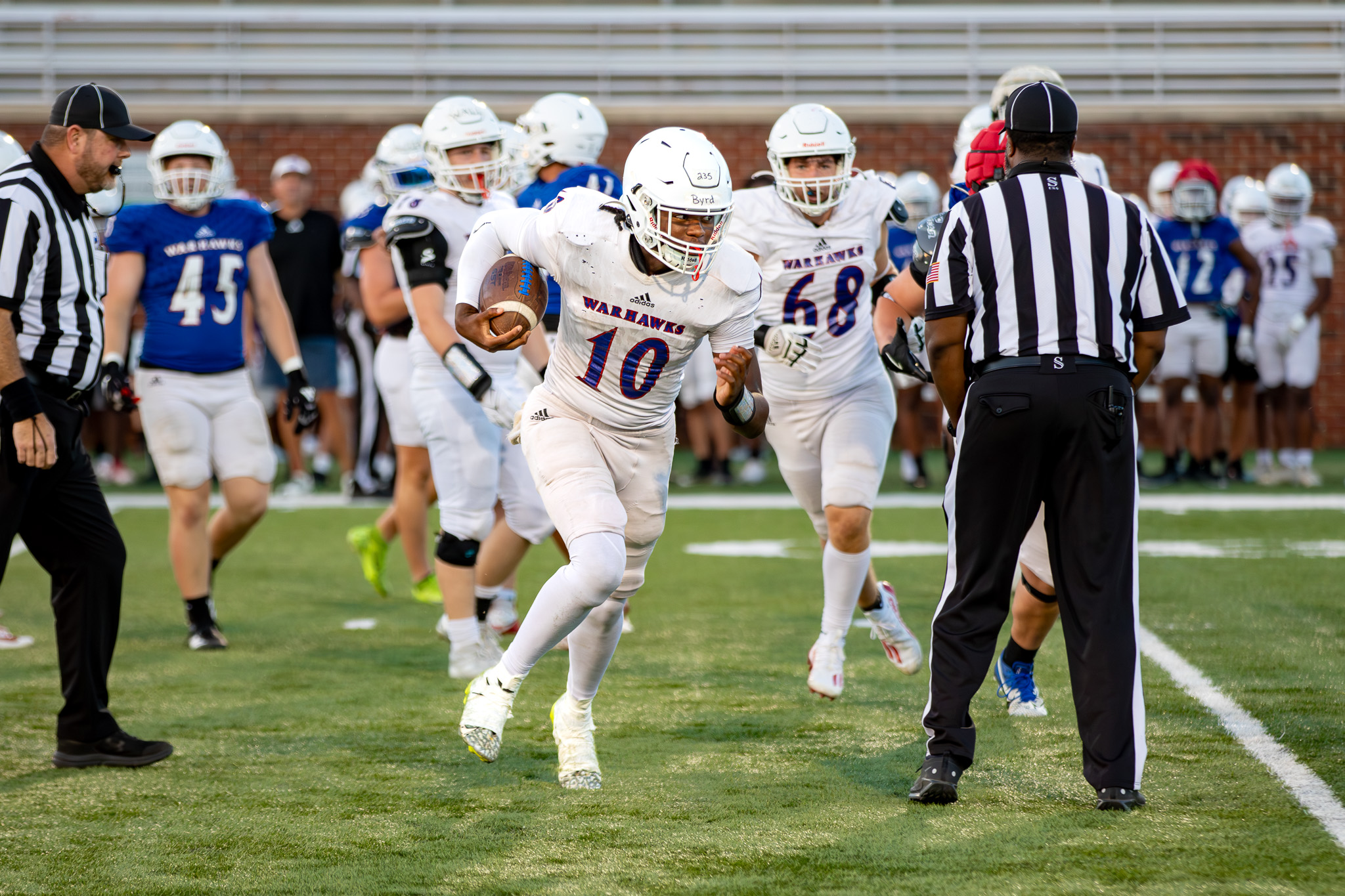 Veterans football hosts first intersquad scrimmage under new coach ...